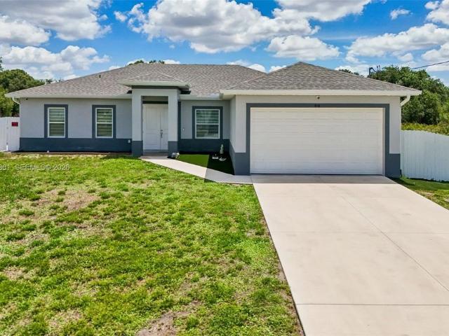 3 bedroom luxury Villa for rent in Lehigh Acres, Florida