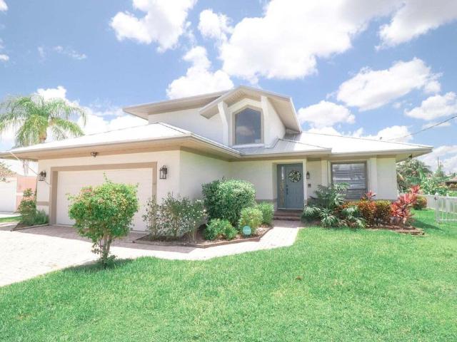 3 bedroom luxury Villa for rent in Palm City, Florida