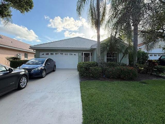 3 bedroom luxury Villa for rent in Palm City, Florida