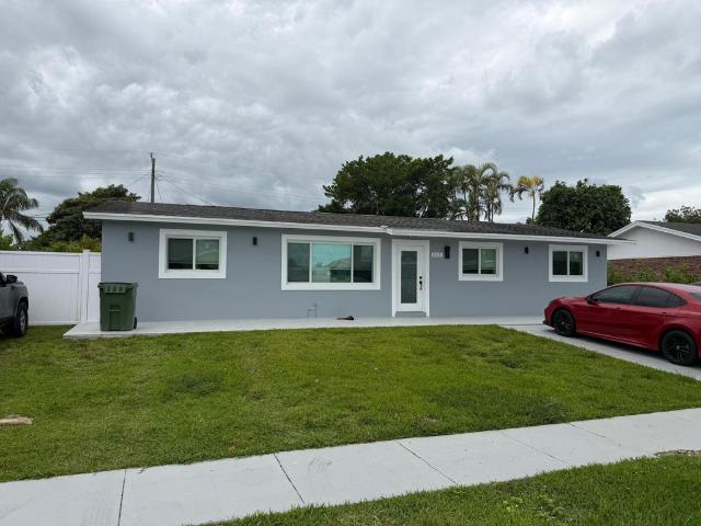 3 bedroom luxury Villa for rent in Palm Springs, Florida