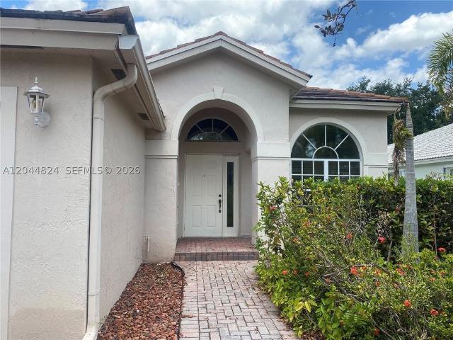 3 bedroom luxury Villa for rent in Pembroke Pines, Florida