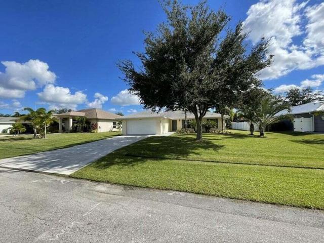 3 bedroom luxury Villa for rent in Port Saint Lucie, United States