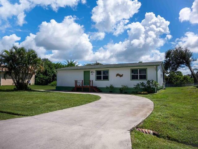 3 bedroom luxury Villa for rent in Port Saint Lucie, United States
