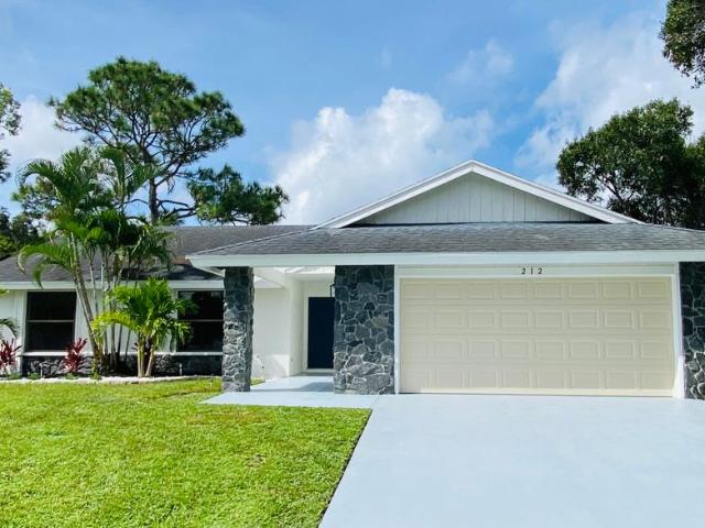 3 bedroom luxury Villa for rent in Royal Palm Beach, Florida