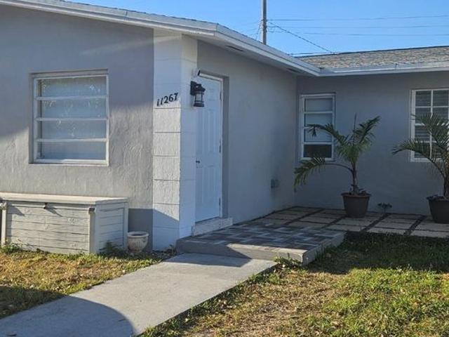3 bedroom luxury Villa for rent in Sweetwater, Florida