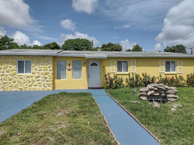 3 bedroom luxury Villa for rent in West Palm Beach, Florida