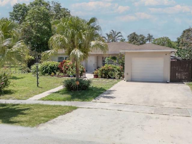 3 bedroom luxury Villa for sale in Margate Estates, Florida