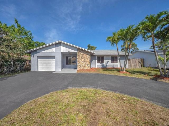 3 bedroom luxury Villa for sale in Margate Estates, Florida