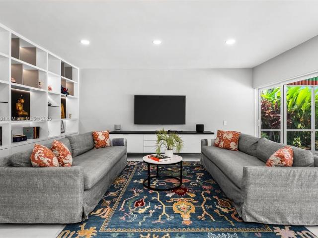 3 bedroom luxury Villa for sale in Miami Beach, Florida