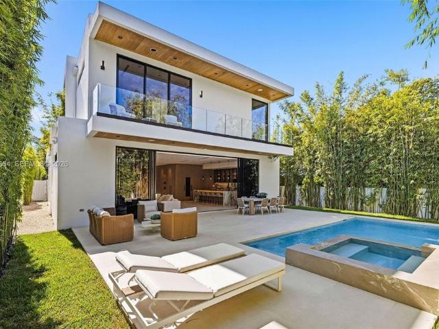 3 bedroom luxury Villa for sale in Miami Beach, Florida