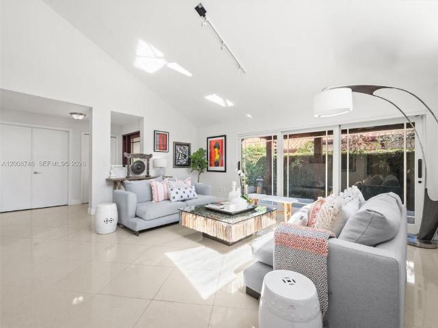 3 bedroom luxury Villa for sale in Miami, Florida