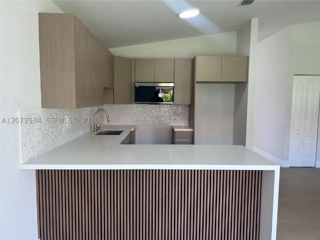 3 bedroom luxury Villa for sale in Miami, Florida