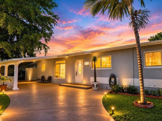 3 bedroom luxury Villa for sale in Miami, Florida