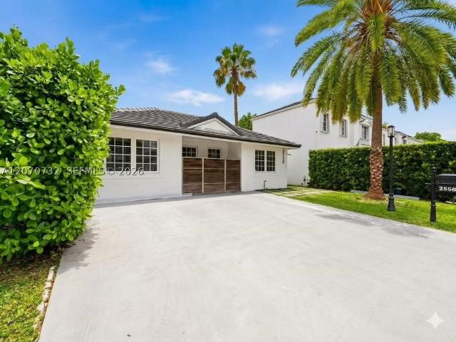 3 bedroom luxury Villa for sale in Miami, Florida