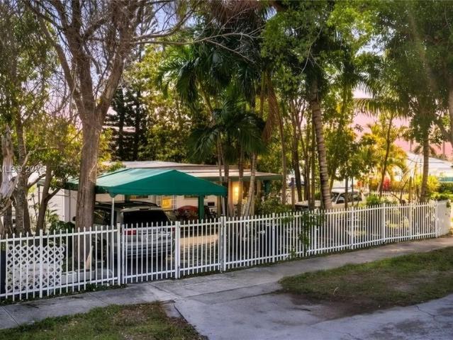 3 bedroom luxury Villa for sale in Miami, Florida