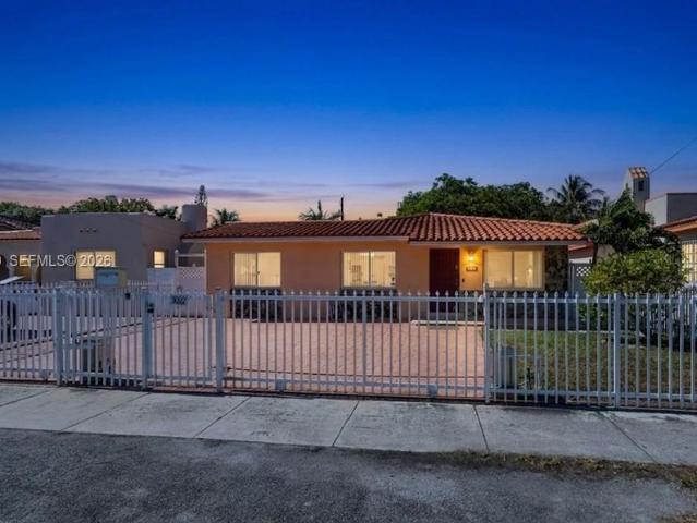 3 bedroom luxury Villa for sale in Miami, Florida