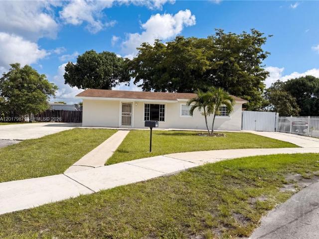 3 bedroom luxury Villa for sale in Miami Gardens, Florida
