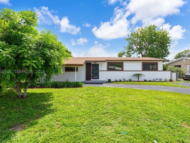 3 bedroom luxury Villa for sale in Miami Gardens, Florida