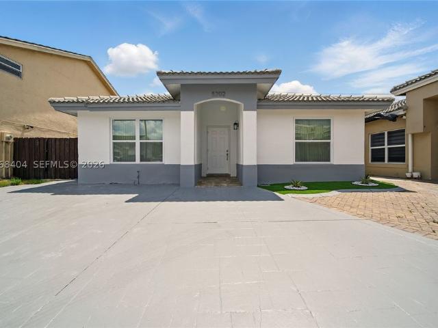 3 bedroom luxury Villa for sale in Miami Gardens, Florida
