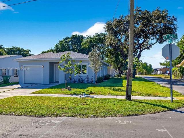 3 bedroom luxury Villa for sale in Miami Heights Trailer Park, Florida