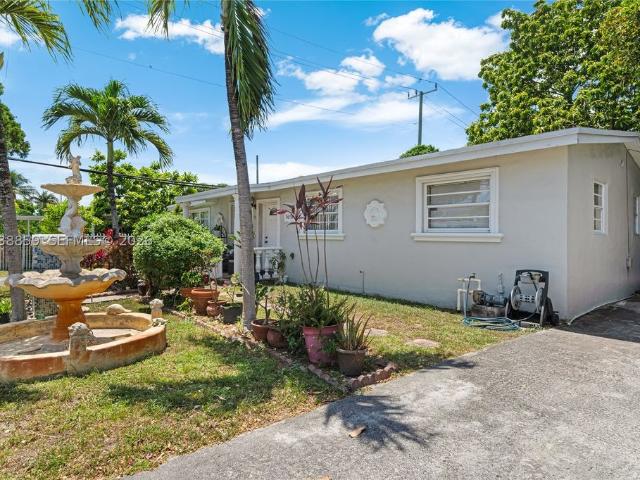 3 bedroom luxury Villa for sale in Miami Heights Trailer Park, Florida