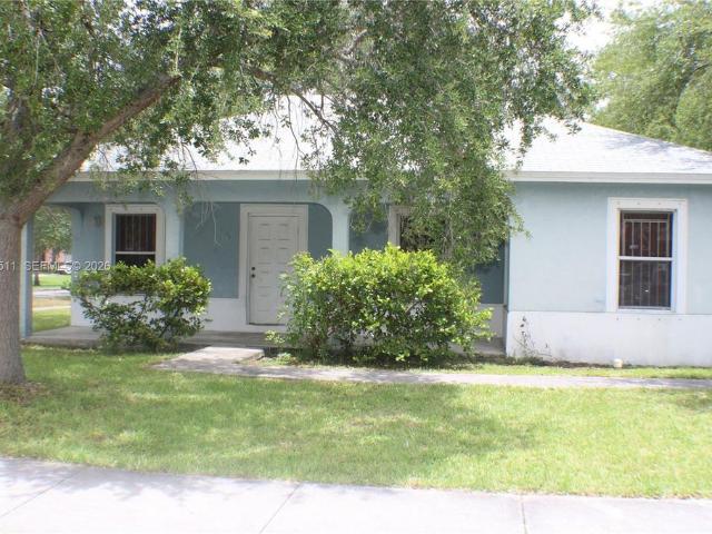 3 bedroom luxury Villa for sale in Miami Heights Trailer Park, Florida