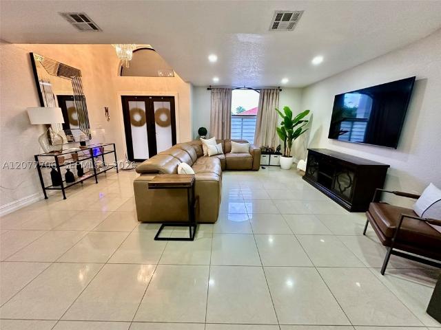 3 bedroom luxury Villa for sale in Miami Lakes, Florida