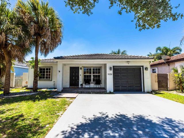 3 bedroom luxury Villa for sale in Miami Lakes, Florida