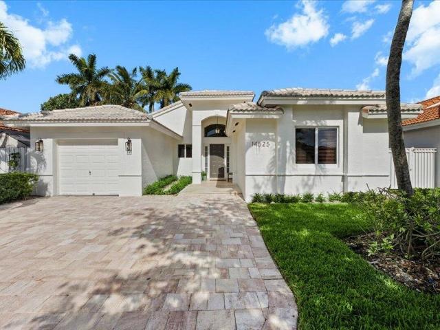 3 bedroom luxury Villa for sale in Miami Lakes, Florida