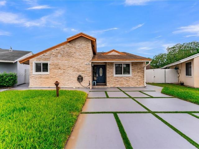 3 bedroom luxury Villa for sale in Miramar, Florida