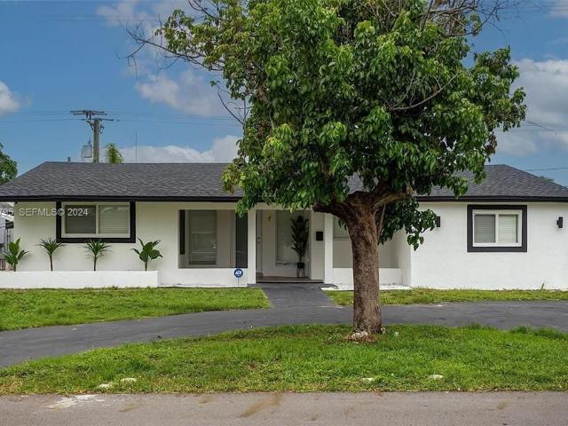 4 bedroom luxury Villa for sale in Miramar, Florida