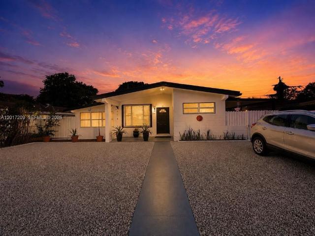 3 bedroom luxury Villa for sale in North Miami Beach, Florida