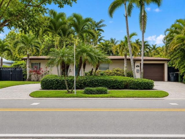 3 bedroom luxury Villa for sale in North Miami, Florida