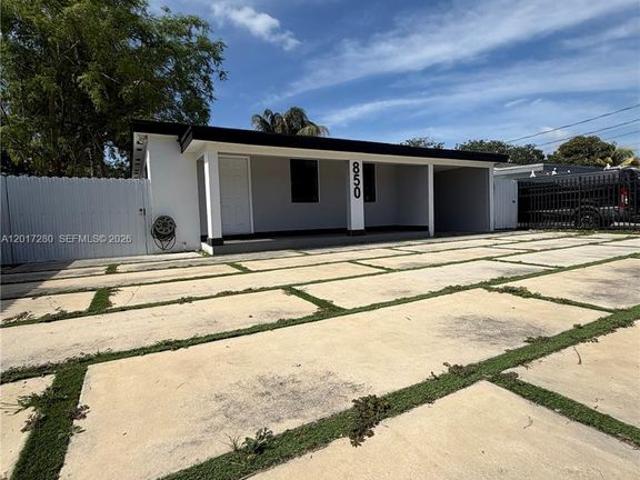 3 bedroom luxury Villa for sale in North Miami, Florida