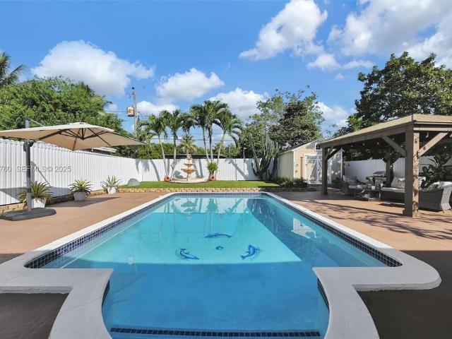 3 bedroom luxury Villa for sale in North Miami, Florida
