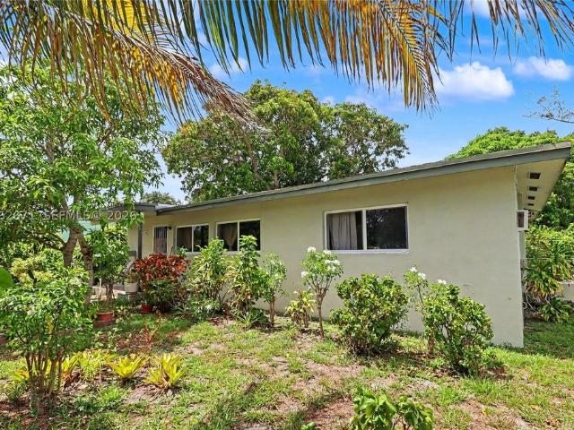 3 bedroom luxury Villa for sale in North Miami, Florida