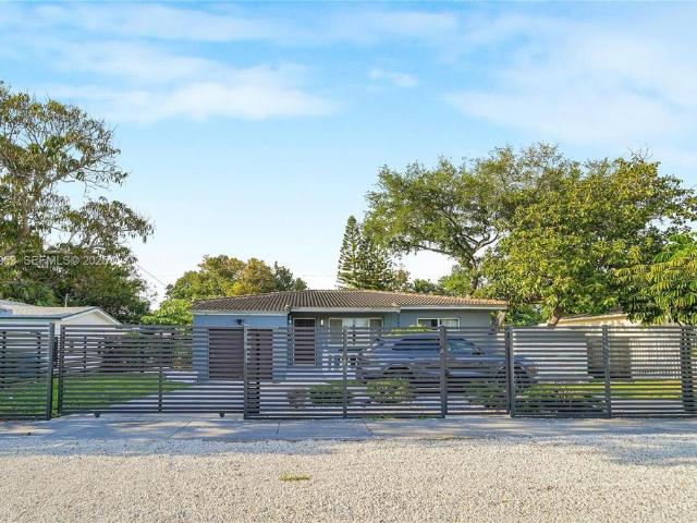 3 bedroom luxury Villa for sale in North Miami, Florida