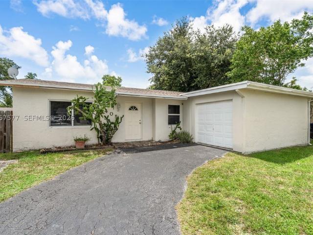 3 bedroom luxury Villa for sale in North Lauderdale, Florida
