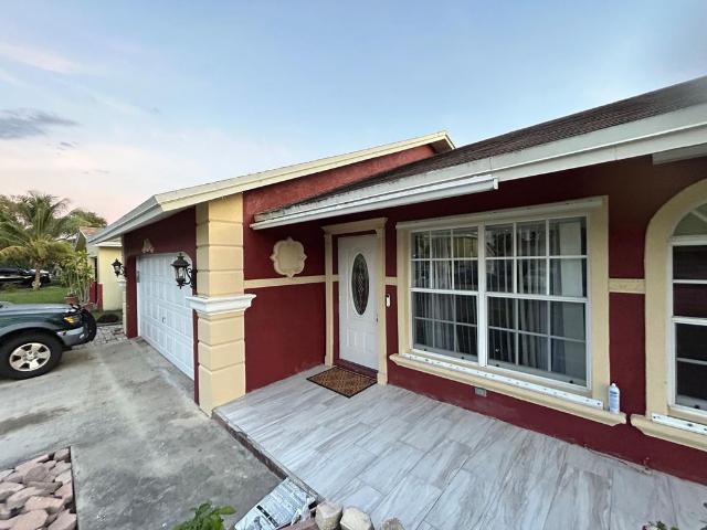 3 bedroom luxury Villa for sale in North Lauderdale, Florida