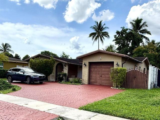 3 bedroom luxury Villa for sale in North Lauderdale, Florida