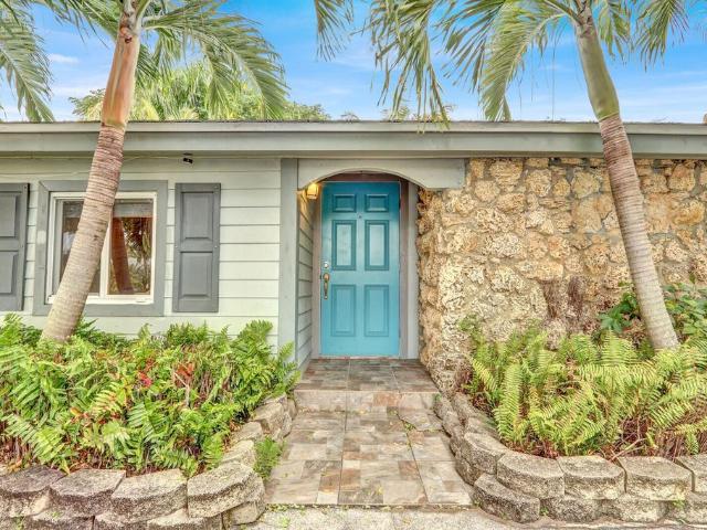 3 bedroom luxury Villa for sale in North Palm Beach, Florida