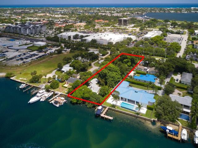 3 bedroom luxury Villa for sale in North Palm Beach, Florida