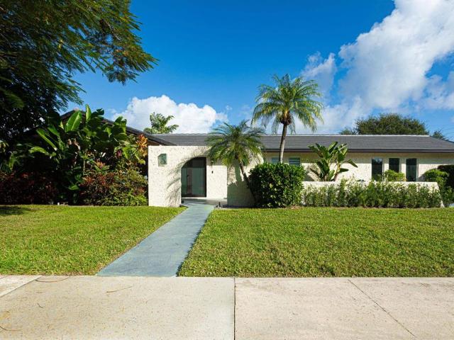 3 bedroom luxury Villa for sale in North Palm Beach, Florida