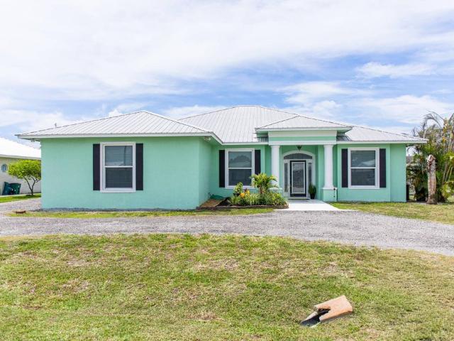 3 bedroom luxury Villa for sale in Okeechobee, Florida