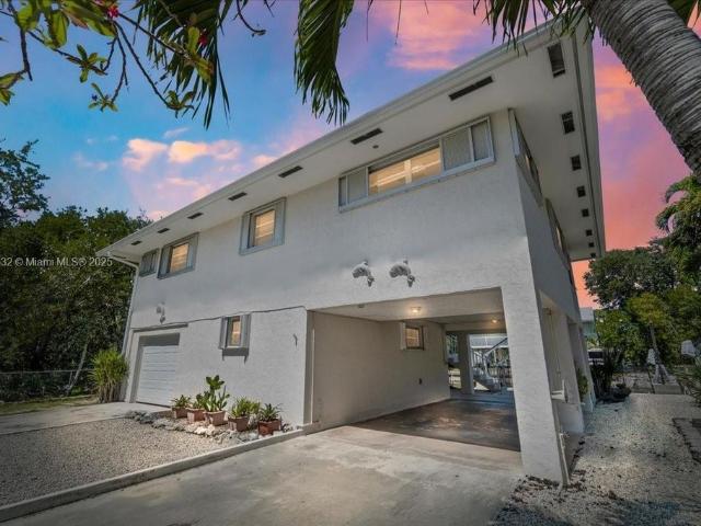 3 bedroom luxury Villa for sale in Big Pine Key, Florida