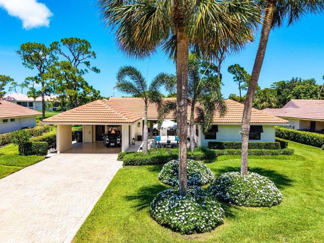 3 bedroom luxury Villa for sale in Boynton Beach, Florida