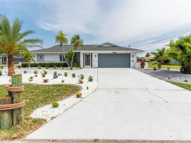 3 bedroom luxury Villa for sale in Cape Coral, Florida