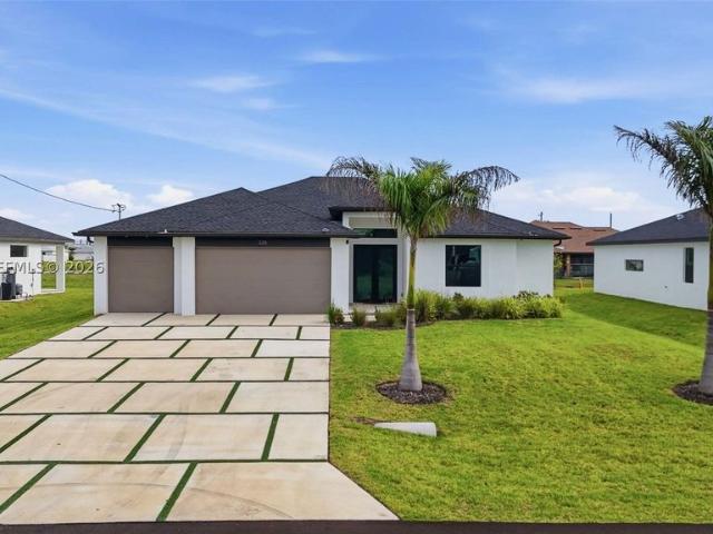 3 bedroom luxury Villa for sale in Cape Coral, Florida