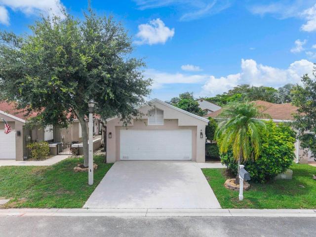 3 bedroom luxury Villa for sale in Coconut Creek, Florida