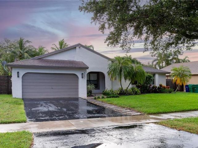 3 bedroom luxury Villa for sale in Cooper City, Florida